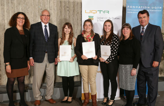 La Fondation de l’UQTR verse 60 000 $ en bourses aux nouveaux étudiants ...